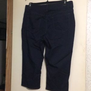 Riders by Lee | Pants & Jumpsuits | Riders Mid Rise Capris Size 6 ...